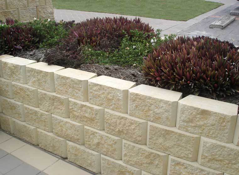 Selkirk Tasman Grand Wall Block 390 x 245 x 200mm | Limestone Masonry ...